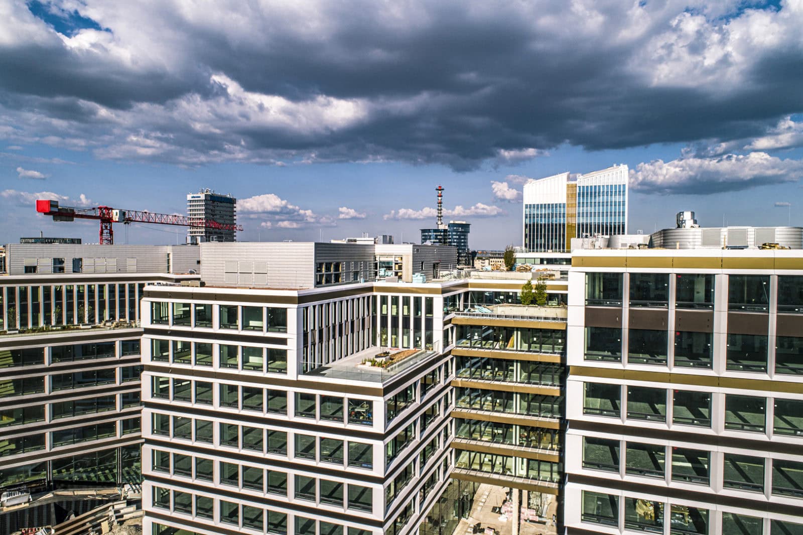 Symbiosy by HB Reavis deploys smart workspaces for bp in Agora Budapest ...